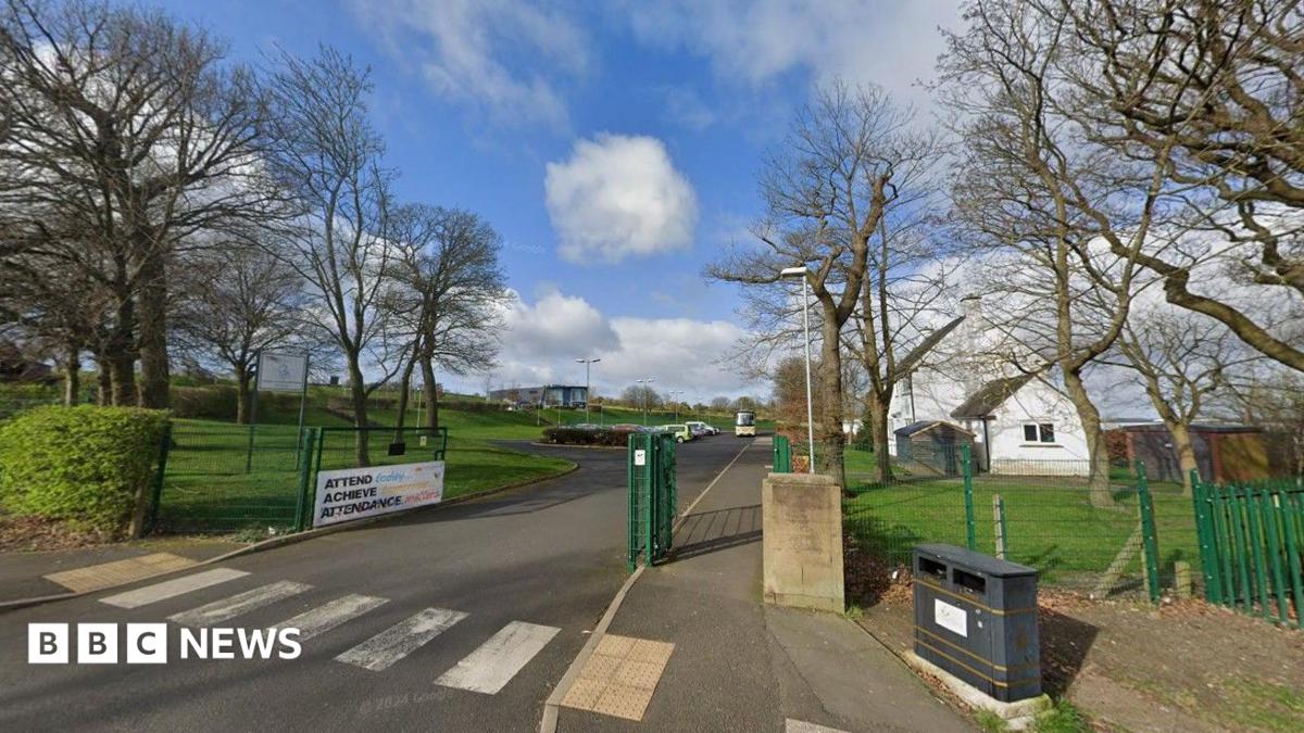 Prudhoe school shut for at least six months due to cracks - BBC News