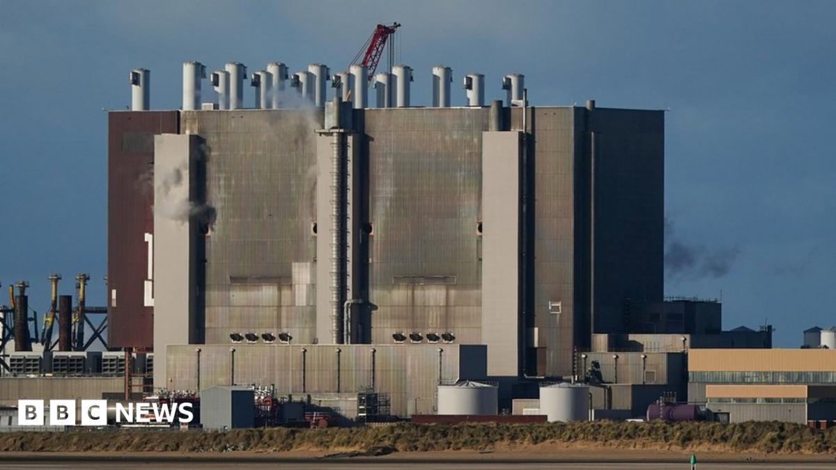 Hartlepool EDF nuclear reactor shut down after fault - BBC News