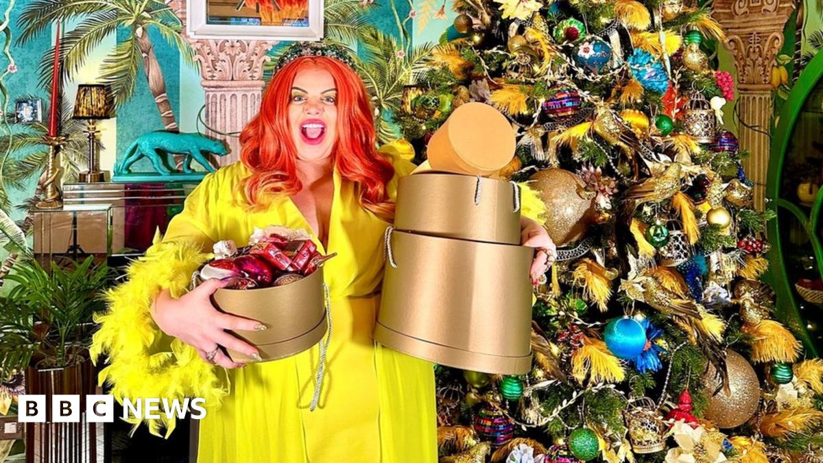 Christmas Trees: Are we decorating too early? - BBC News