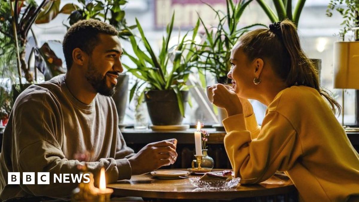 Why some singles are cutting things off after bad dates - BBC News