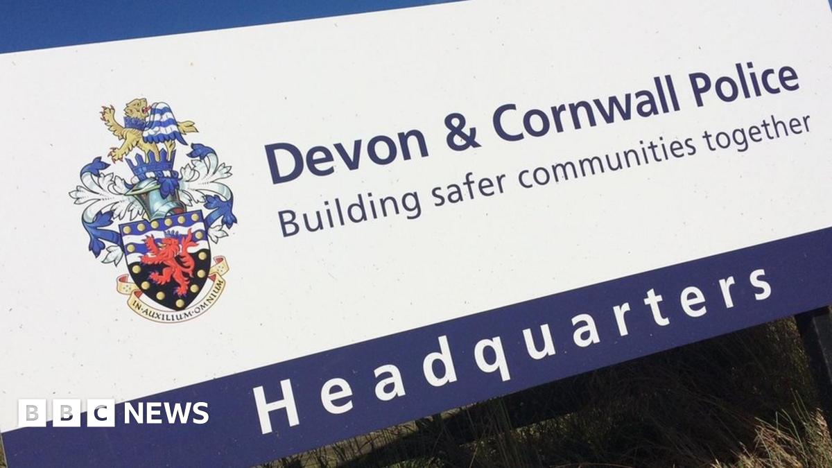 Cornwall county lines crackdown leads to seizures and arrests - BBC News