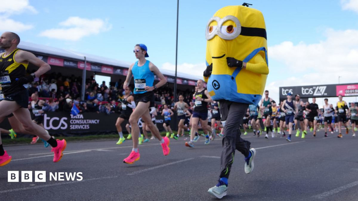 London Marathon photos: Fundraisers run as minions and camels - BBC News