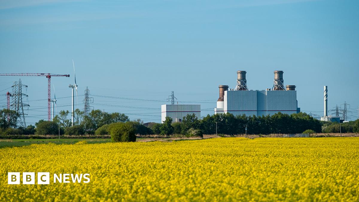 Plans announced for 'low carbon' power stations in Lincolnshire - BBC News