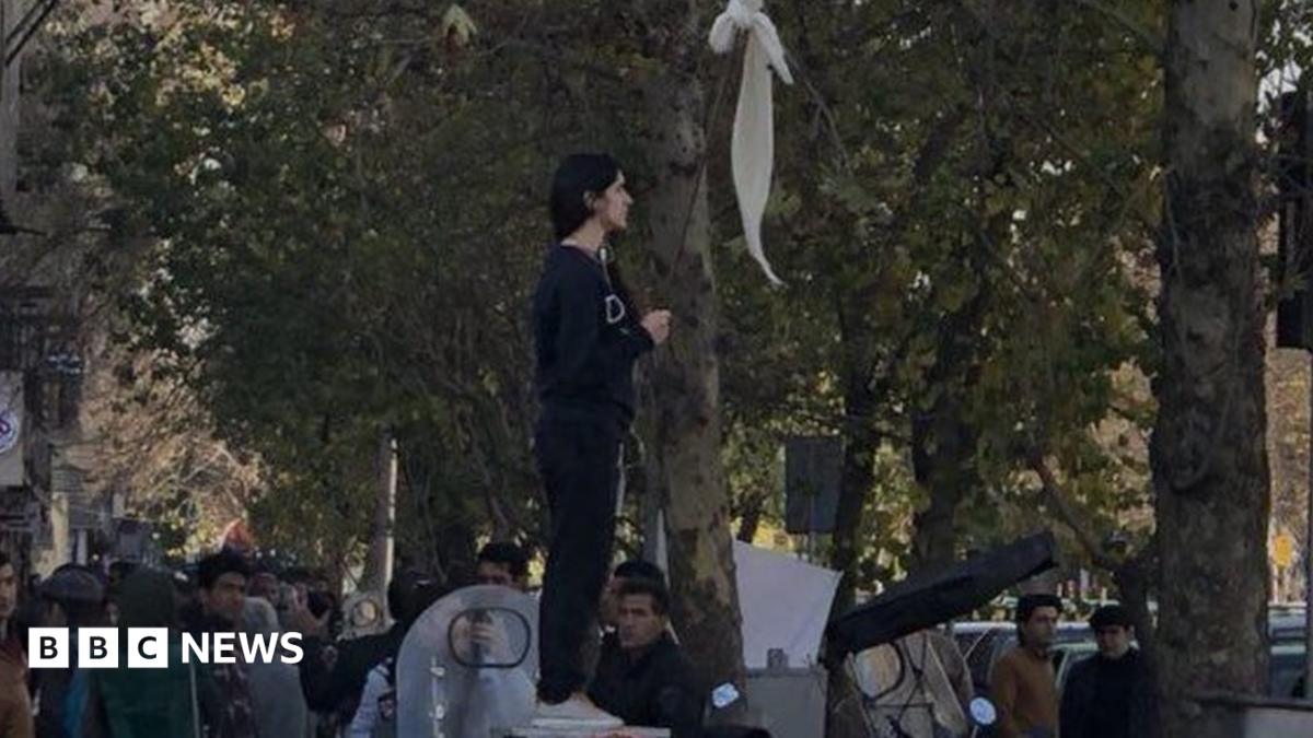 Woman becomes face of Iran protests despite not being there - BBC News