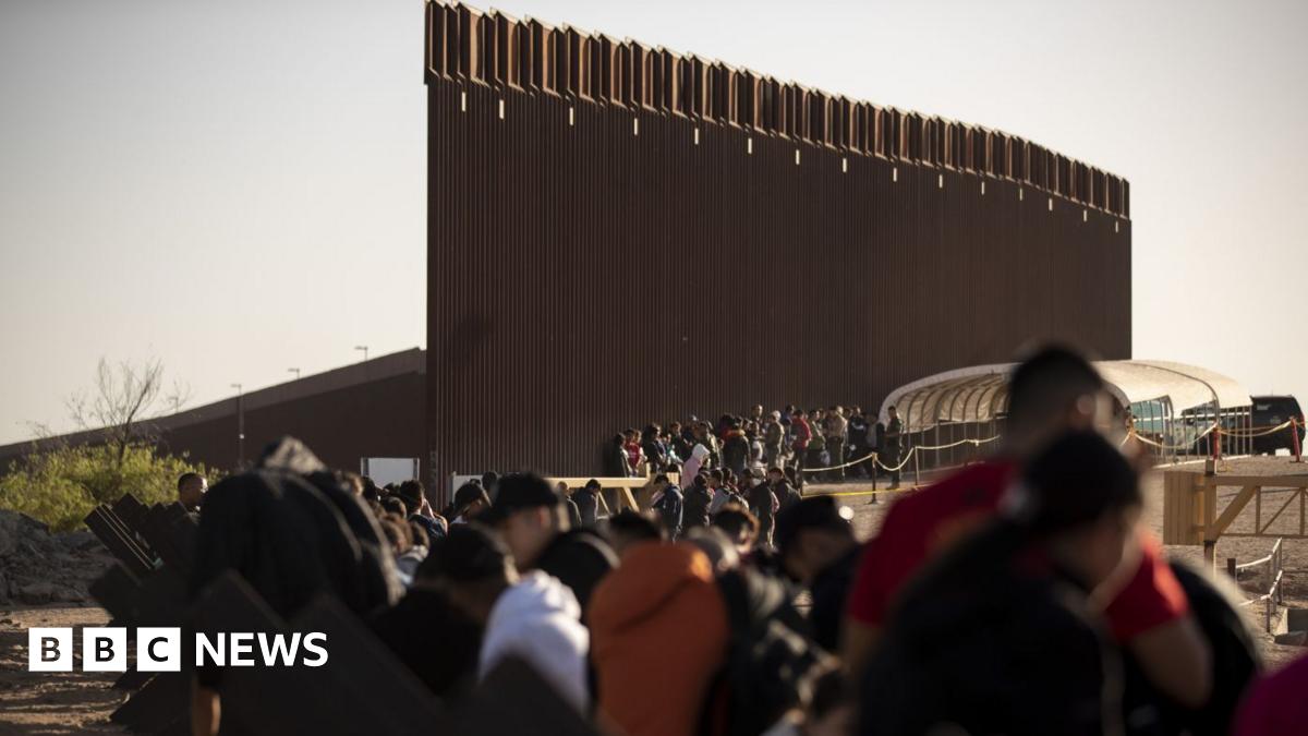 US border: Title 42 policy to end as thousands of migrants wait to cross - BBC News