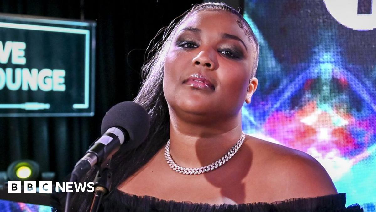 Lizzo changes derogatory lyric after backlash - BBC News