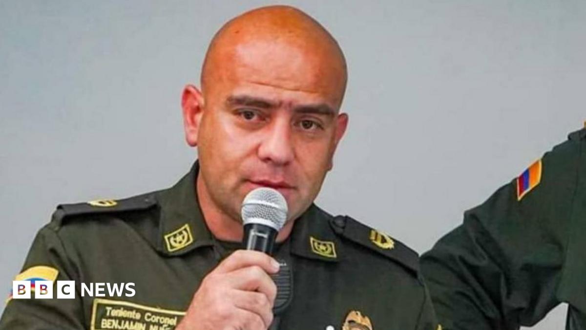 Colombian police officers held over killing of youths - BBC News