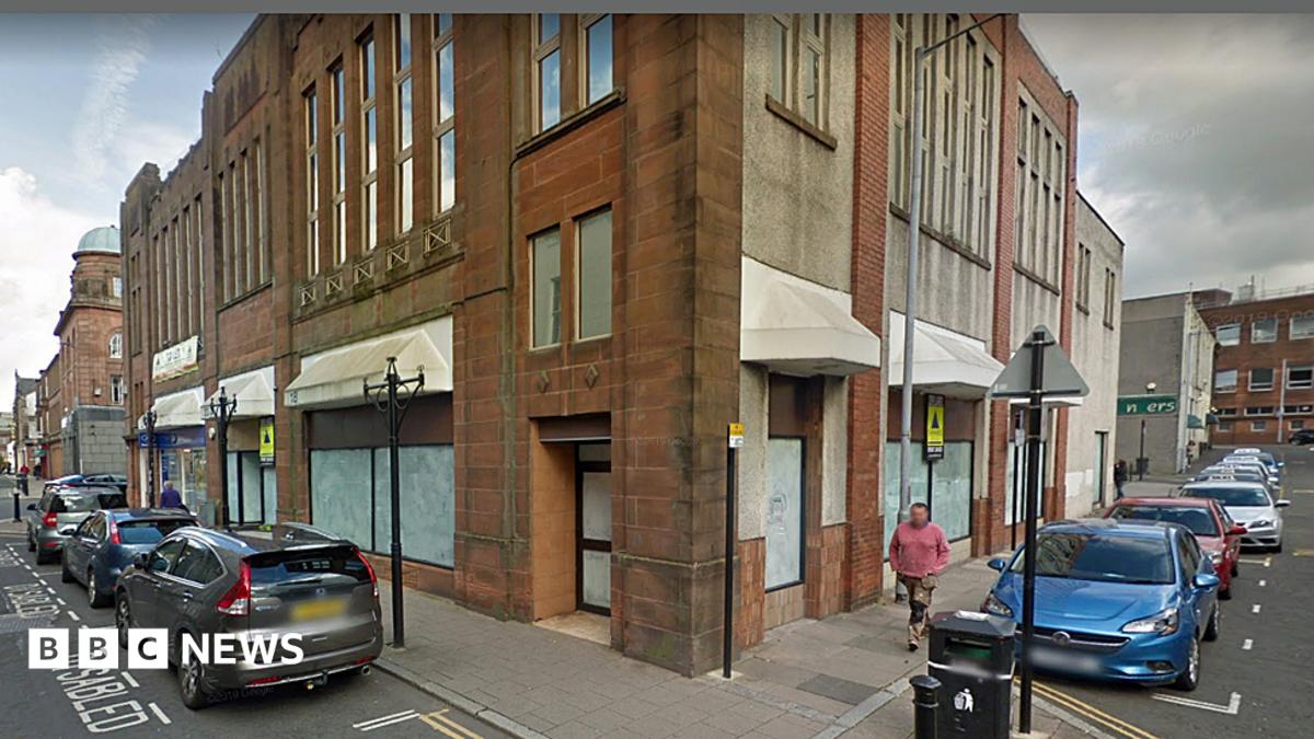 Pub firm snaps up old Dumfries superstore site - BBC News