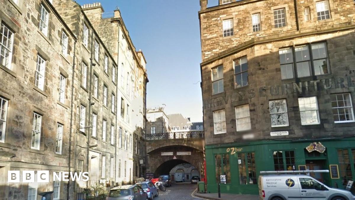 Body found after Edinburgh bridge fall reports - BBC News