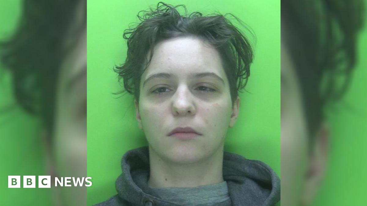 Mansfield mother convicted of murdering daughter in scalding - BBC News