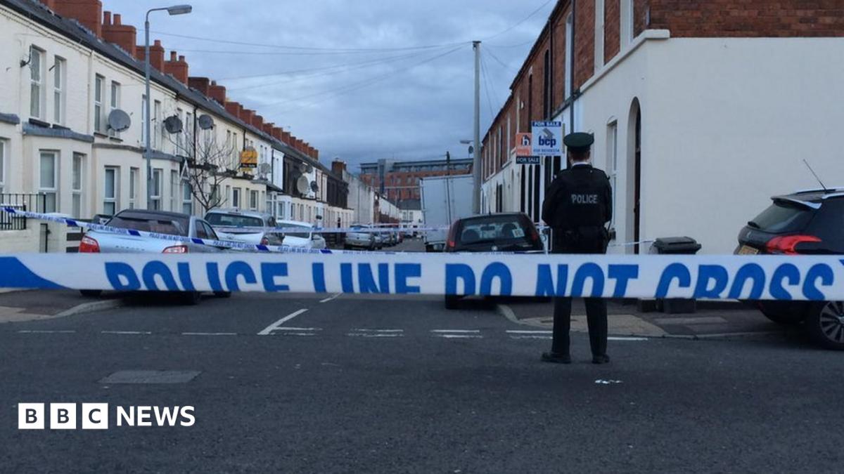 Stephen Carson murder: Man arrested in Belfast - BBC News