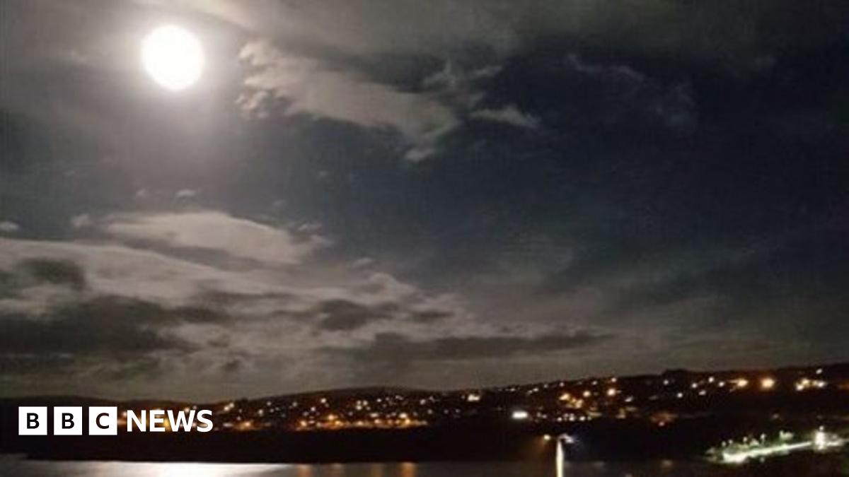Harvest Moon: Your pictures - BBC News
