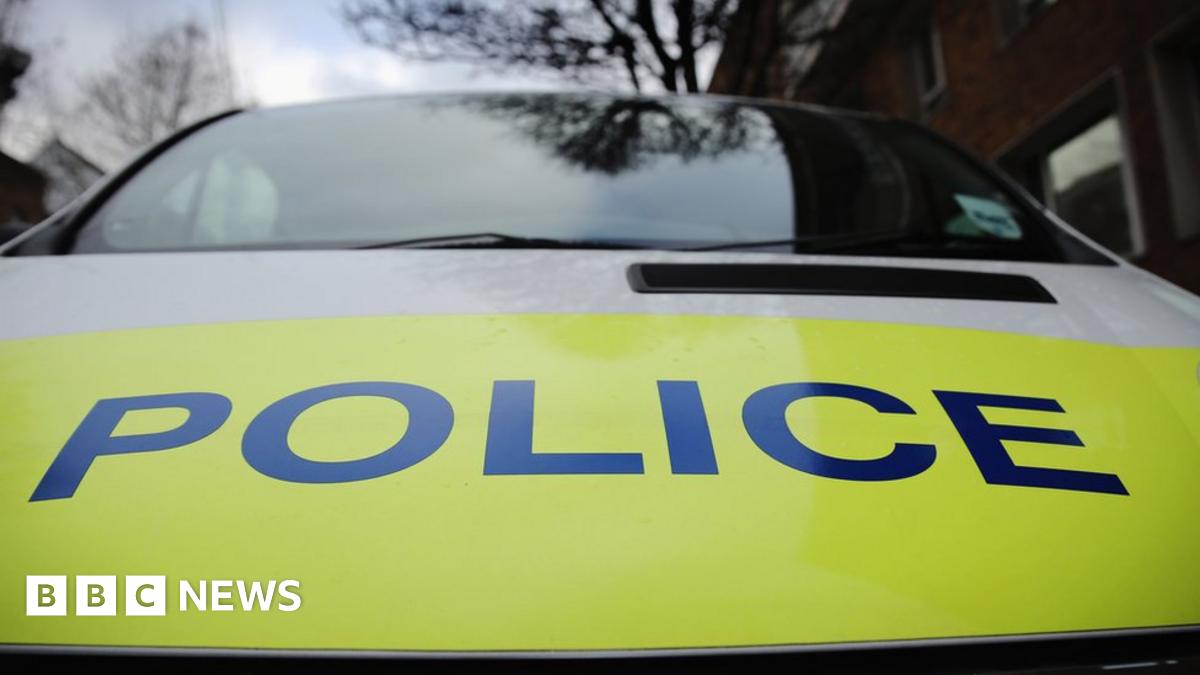 Sex offender Tony Comerford jailed for stabbing girl - BBC News