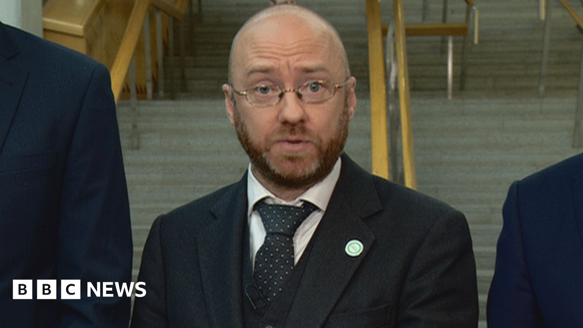 Greens 'not willing' to see Scottish budget fail - BBC News