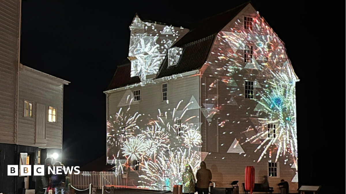 Suffolk firework display: Eco-friendly show returns to Woodbridge - BBC ...