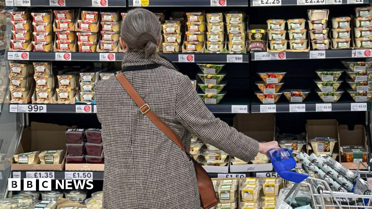 Tesco warns public faces hardship in wake of interest rates rise - BBC News