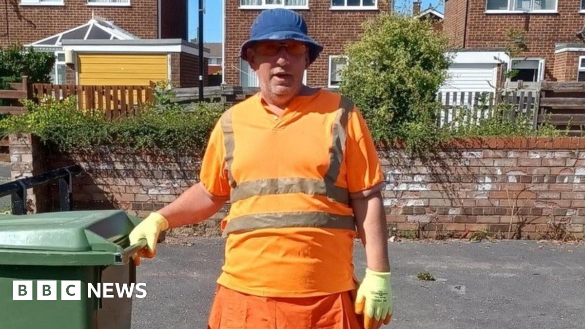York binman dons hi-vis kilt in protest at ban on shorts - BBC News