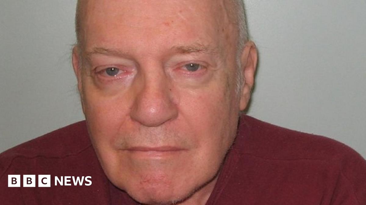 Paedophile ex-BBC DJ Chris Denning died at Bedford Hospital - BBC News