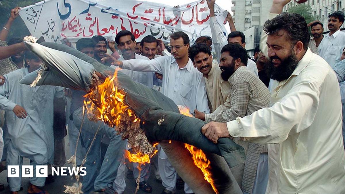 Why does depicting the Prophet Muhammad cause offence? - BBC News