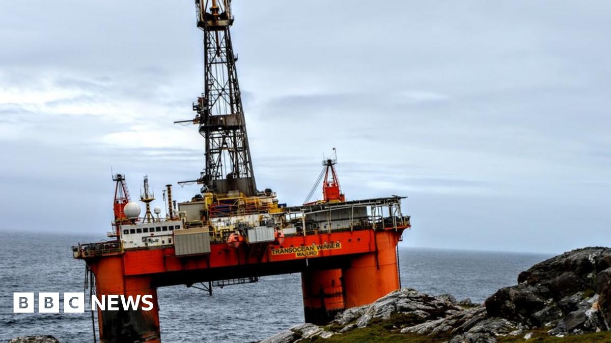 Salvors back on board stricken oil rig Transocean Winner - BBC News