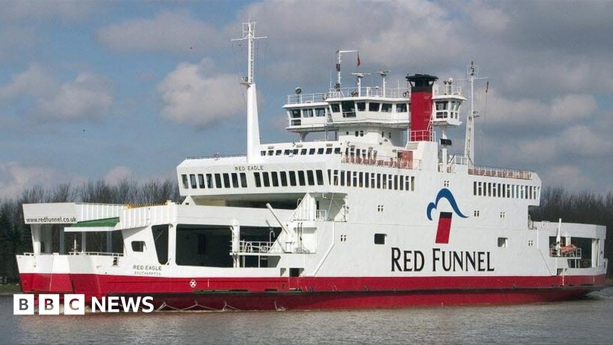 Isle of Wight Red Funnel car ferry's lost anchor retrieved - BBC News