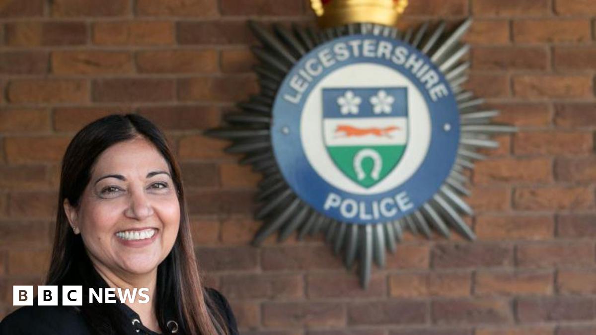 Leicester's deputy police and crime commissioner to step down - BBC News