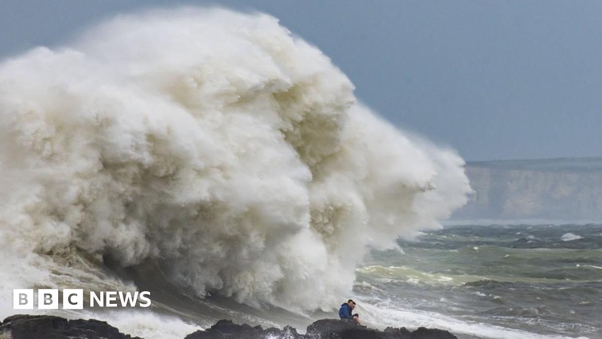 Storm Ciara: Strong winds and rain set to hit Wales - BBC News