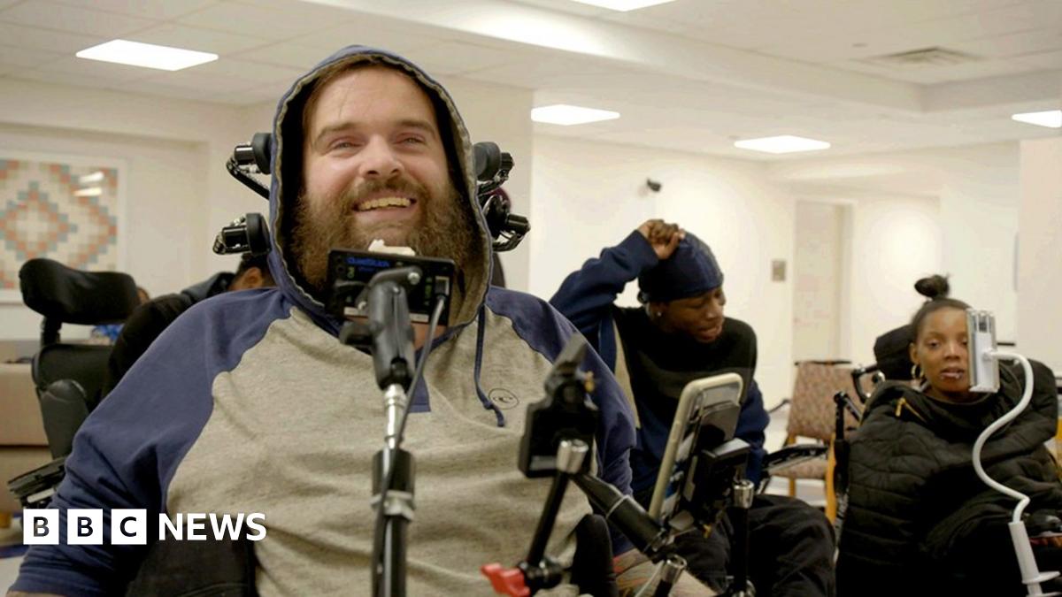 Quad Gods: The world-class gamers who play with their mouths - BBC News