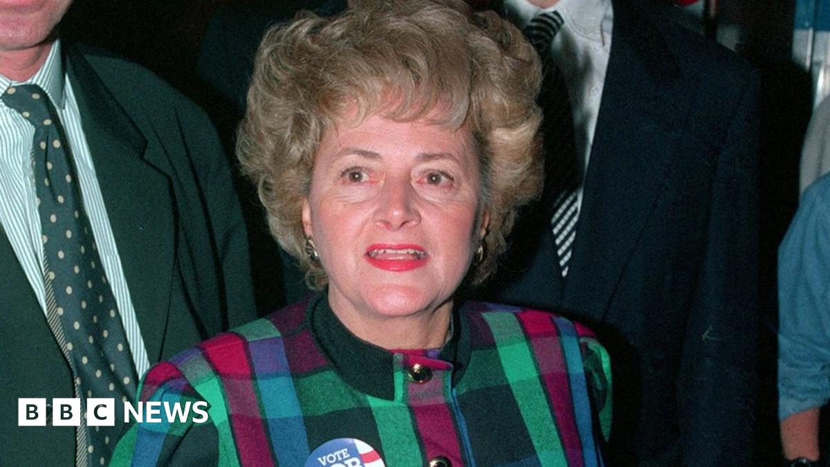 Brothel keeper Cynthia Payne dies - BBC News