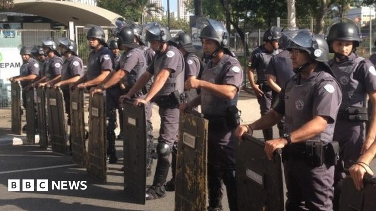 Brazilian policemen arrested over Sao Paulo shooting spree - BBC News