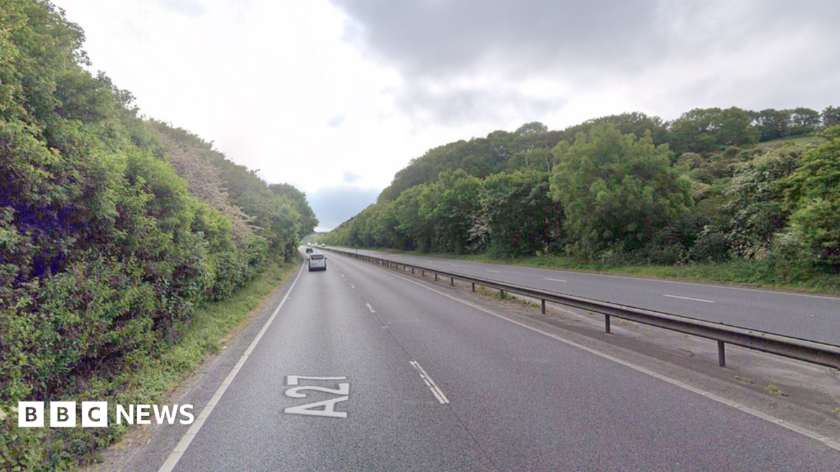 East Sussex: Section of A27 to be closed for entire weekend - BBC News