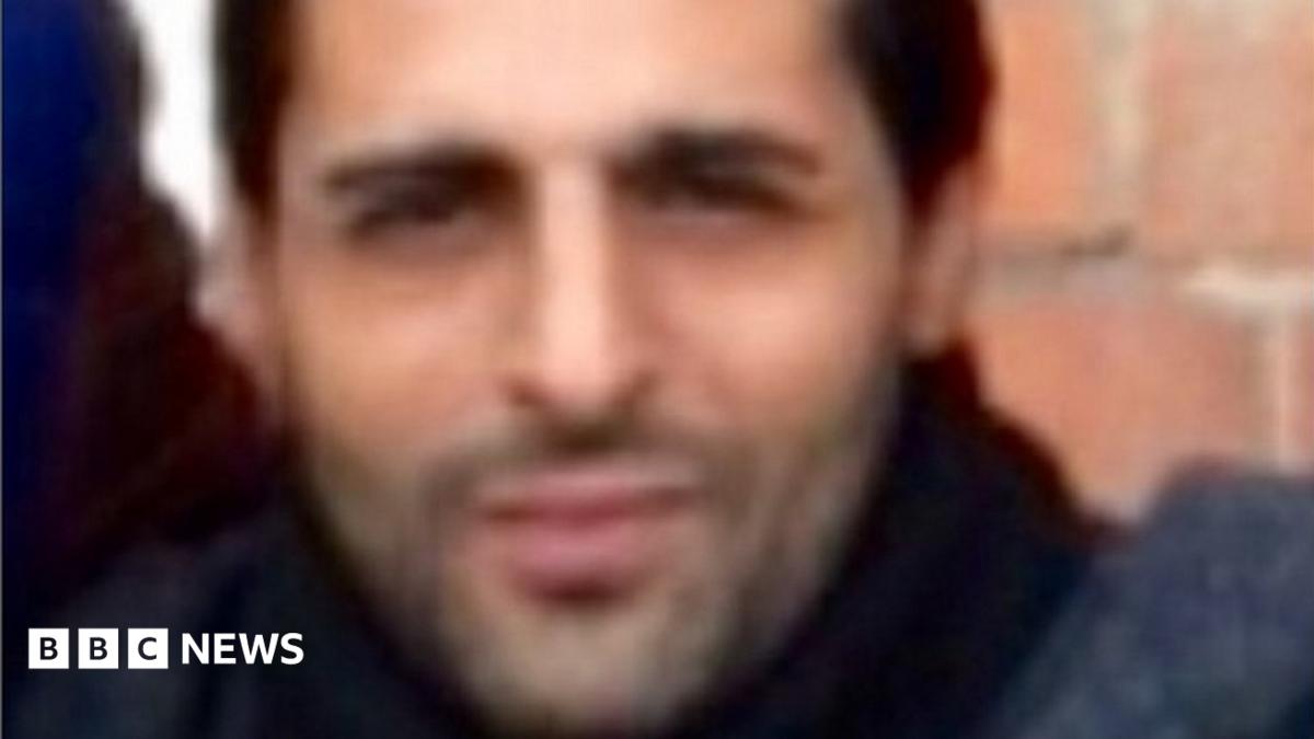 Second man arrested over New Year's Eve street death - BBC News