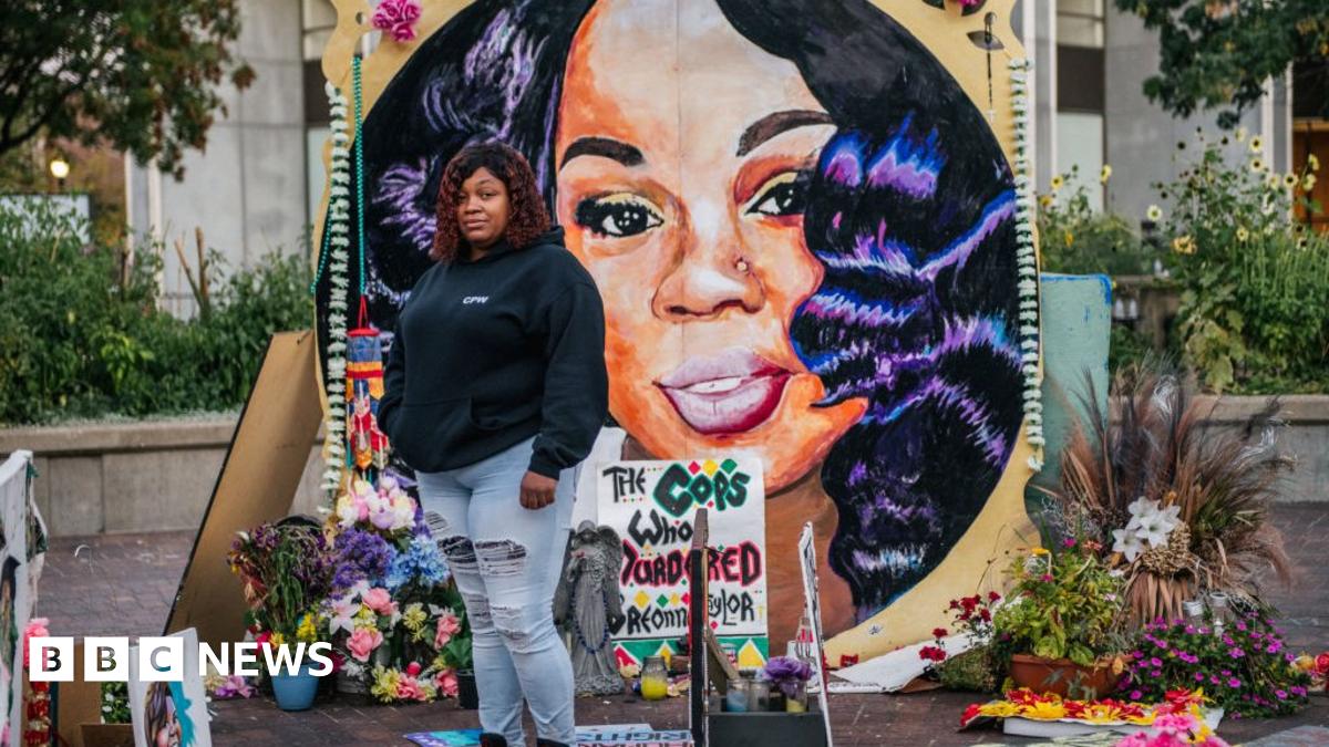 As it happened: Breonna Taylor: 'Outrage' in US over charges - BBC News