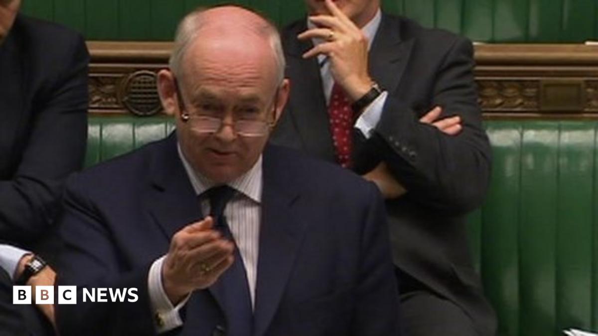 New roles for Welsh MPs after Labour reshuffle - BBC News