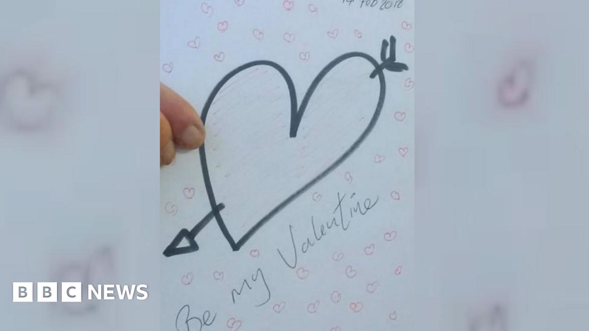 Cupid cop helps elderly man make Valentine's card - BBC News