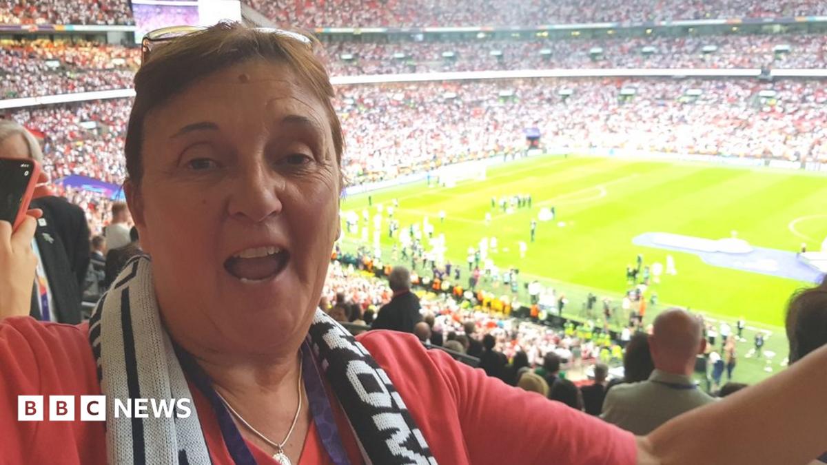 Hull: Freedom honour for former England football captain Carol Thomas ...