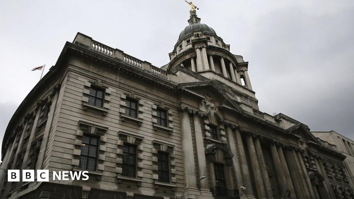 Asad Bhatti: Redhill financial analyst had explosives, jury told - BBC News