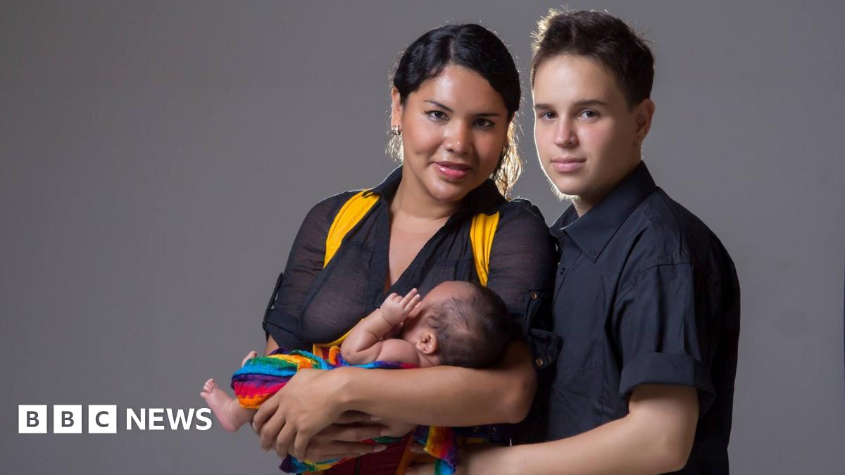 The transgender family where the father gave birth - BBC News
