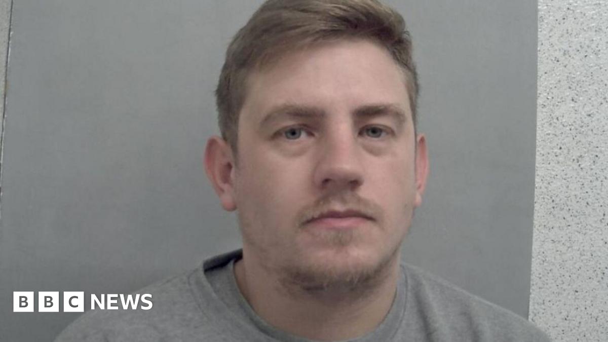 Hull man guilty of manslaughter after one-punch death - BBC News