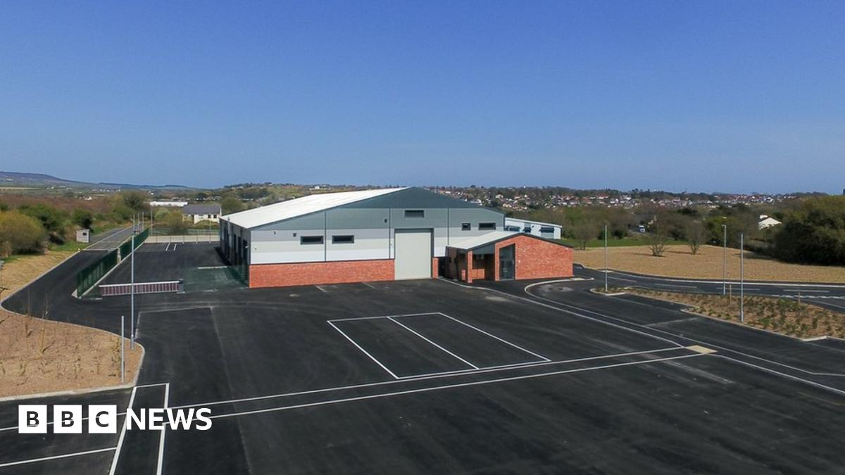 New Isle of Man vehicle and driving test centre to open - BBC News