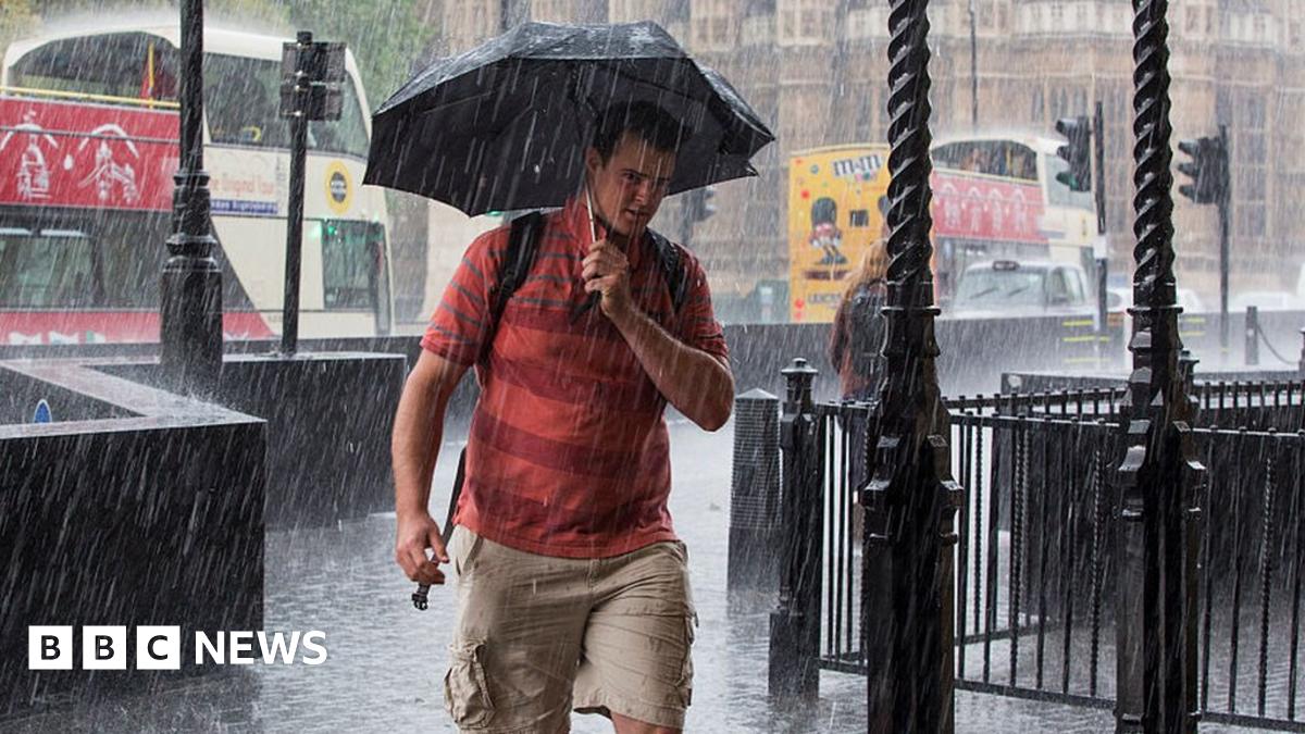 Extreme weather: What causes flash flooding? - BBC News