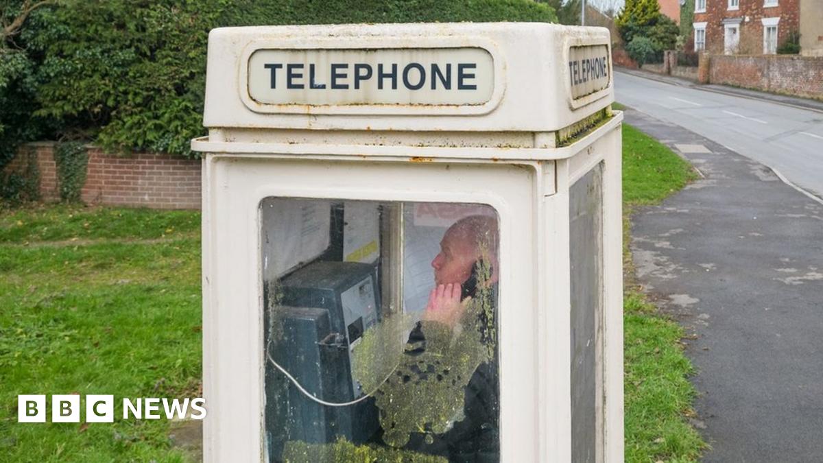 Rare K8 phone boxes in Hull awarded listed status - BBC News