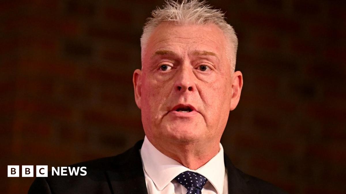 Lee Anderson: MP suspended from Tory party over 'Islamists' comments ...