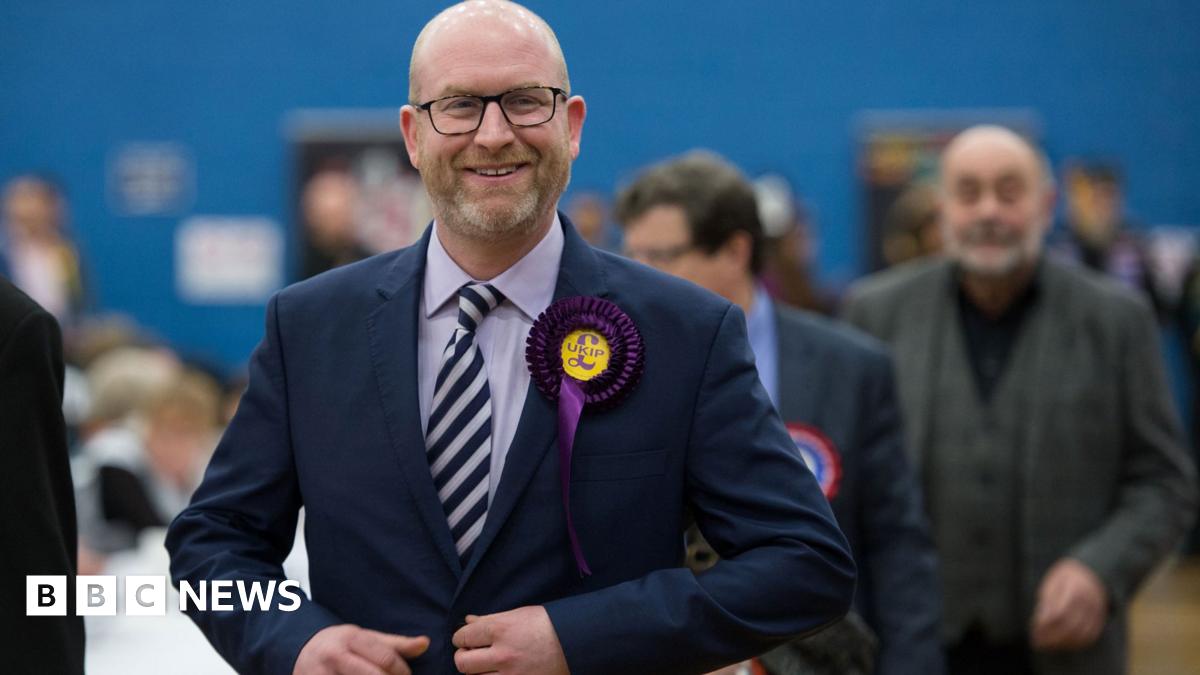 Nuttall backed to carry on at UKIP - BBC News