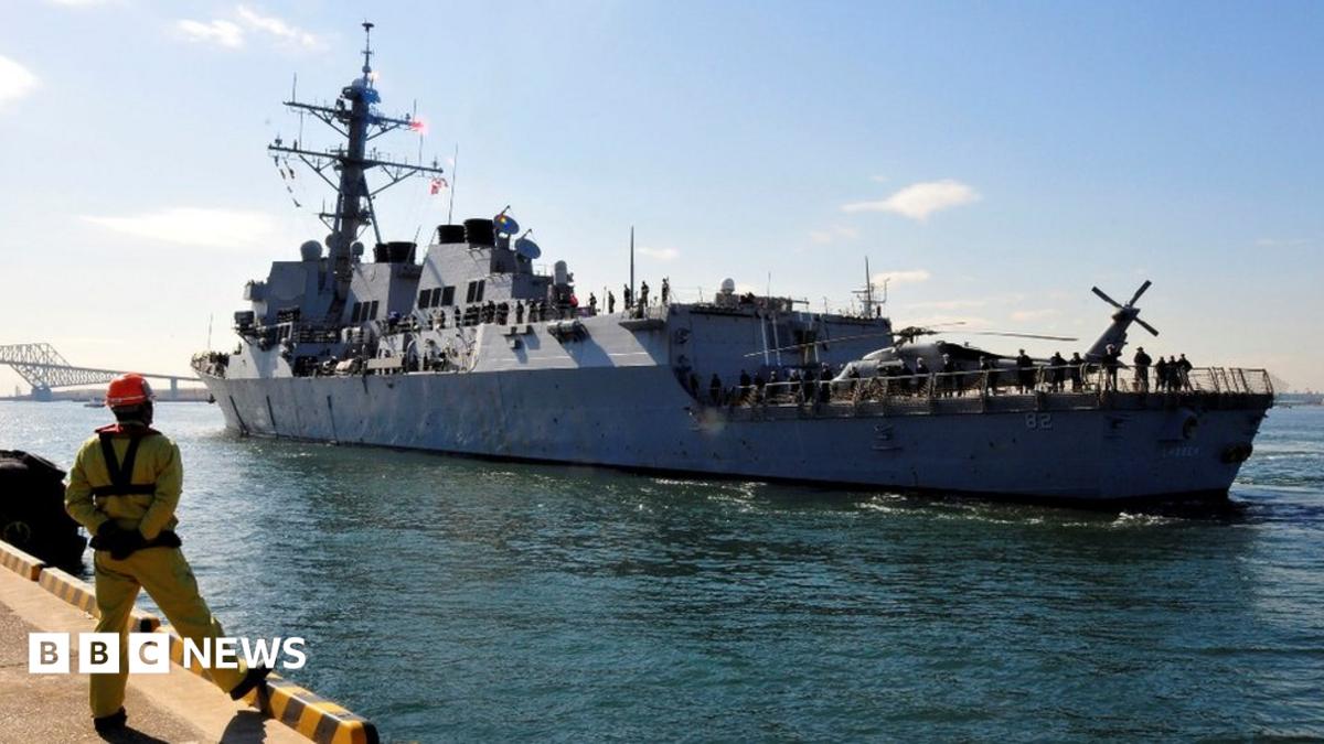 US Navy destroyer passes disputed China islands - BBC News