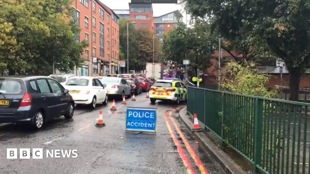 Attempted murder arrest after boy stabbed in Nottingham fight - BBC News