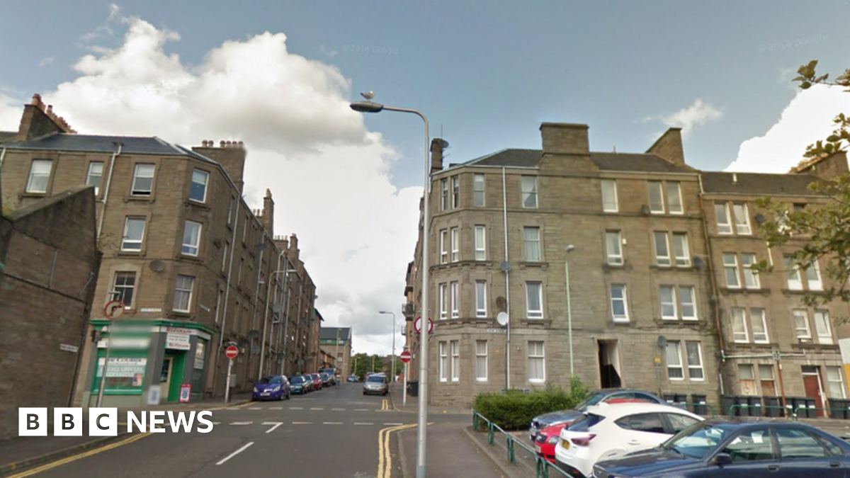 Man arrested over 'suspicious' death in Dundee - BBC News