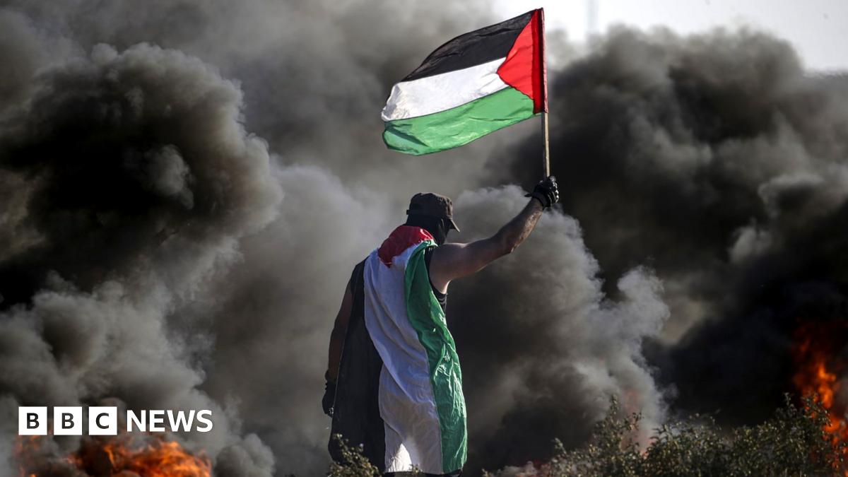 Gaza-Israel tensions spiral amid closures and clashes - BBC News