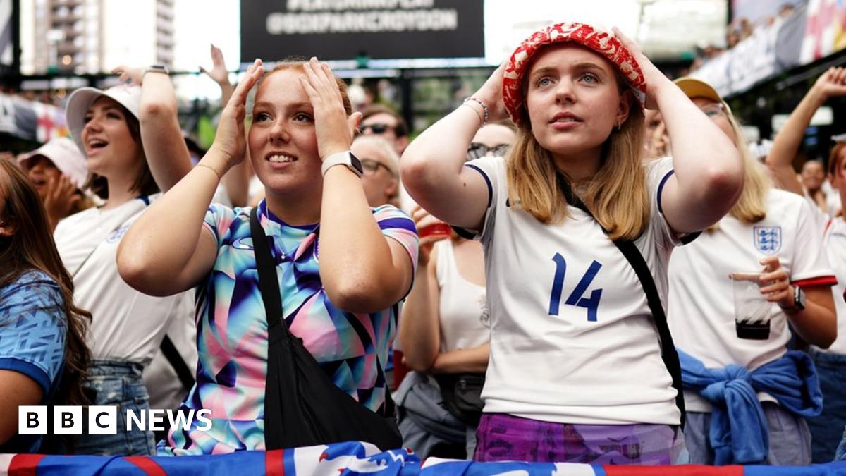 Women's World Cup: Fans proud of England's Lionesses after defeat to ...