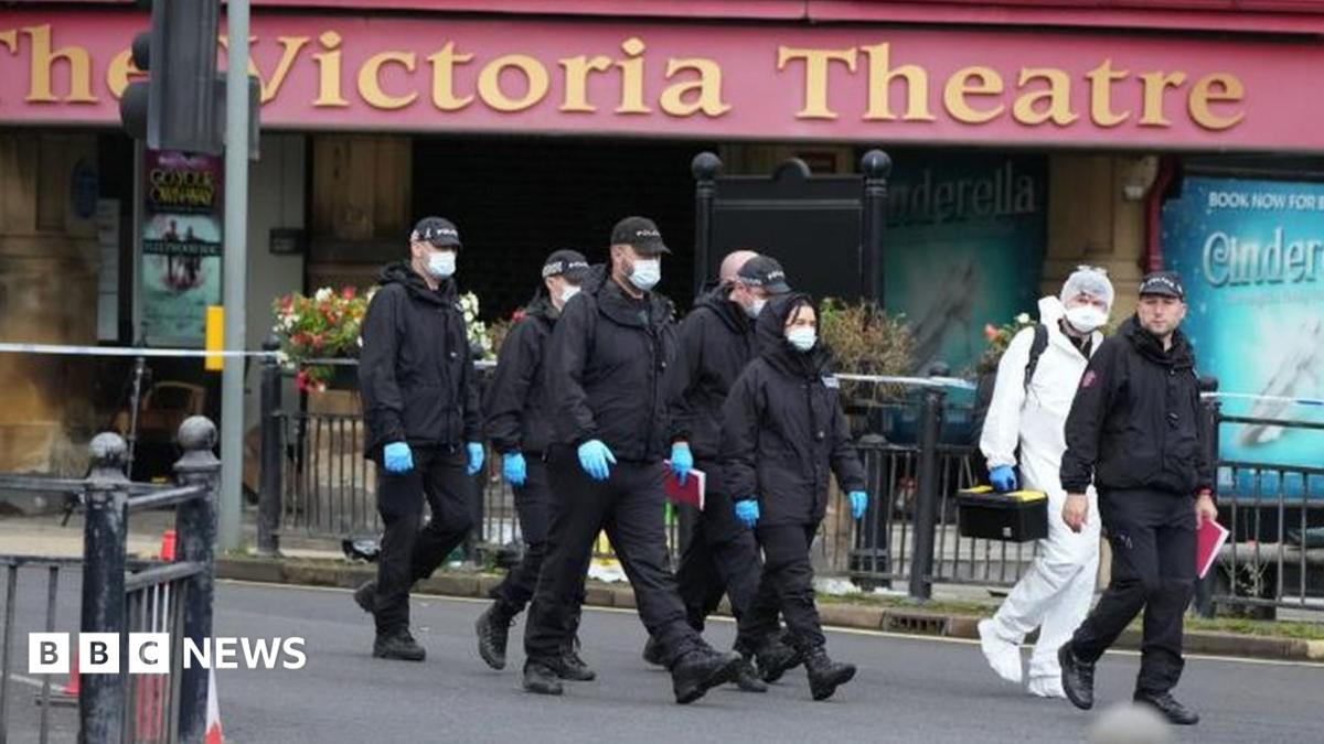 Halifax stabbings: Murder inquiry launched as second victim dies - BBC News